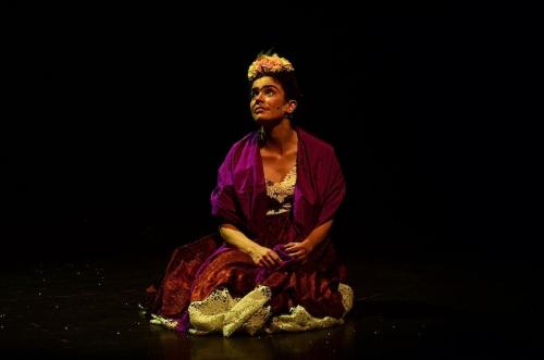 Amor, risas, dolor y arte, así se vivió el monólogo “Frida Libre”