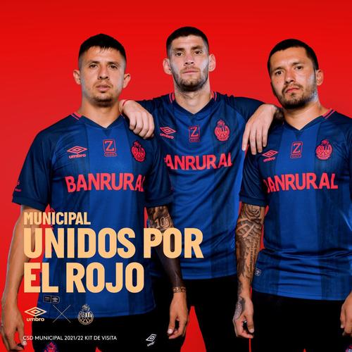 Municipal presenta su nueva indumentaria