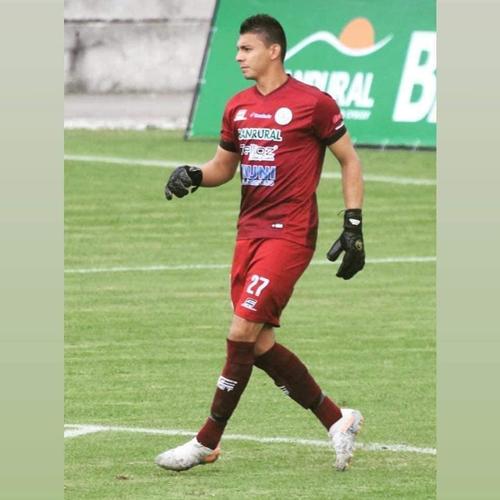 Portero Iván Pacheco se convirtió en agente de la PNC