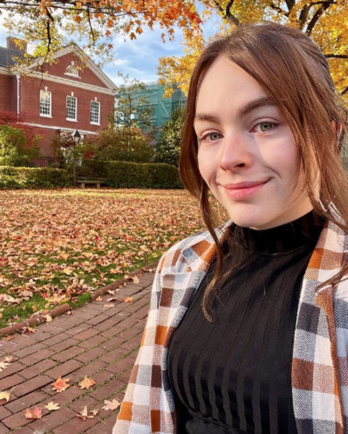 Muere reconocida aeromoza tras publicar misterioso mensaje