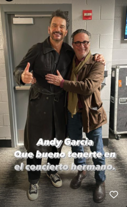 La inesperada visita a Ricardo Arjona en pleno concierto