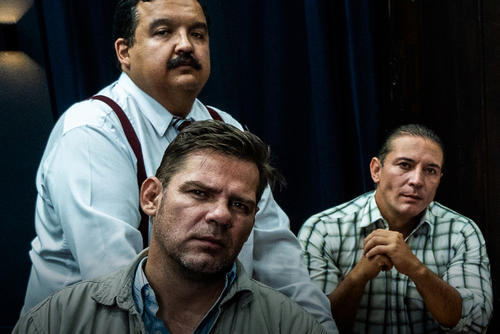 "12 hombres en pugna": la obra teatral que habla de la justicia