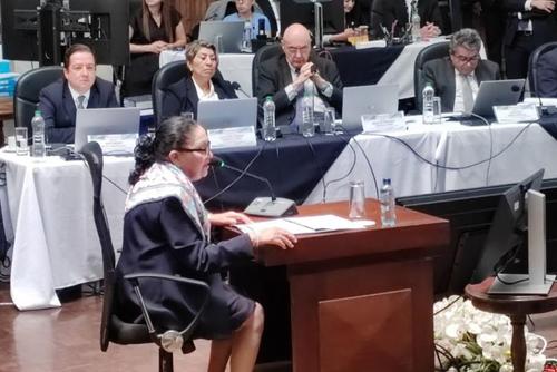 Reaparece Consuelo Porras tras dejar puesto de Fiscal General