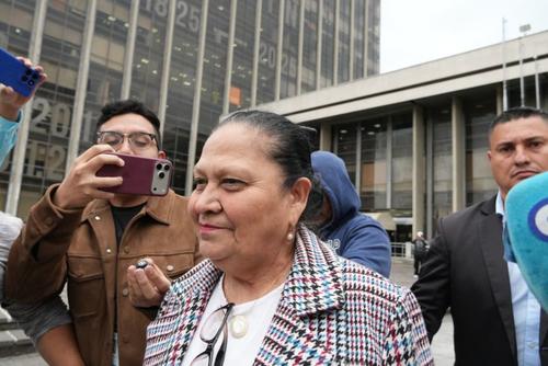 Reaparece Consuelo Porras tras dejar puesto de Fiscal General