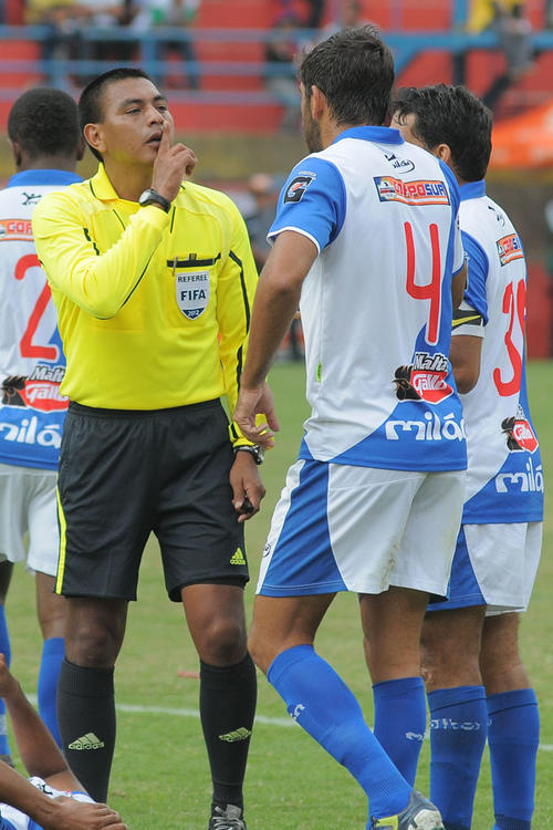 Árbitro guatemalteco está nominado a los "CONCACAF Awards"