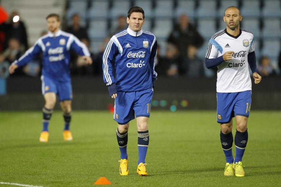 Mascherano sale a la defensa de Messi y dice que lo ve "muy feliz"