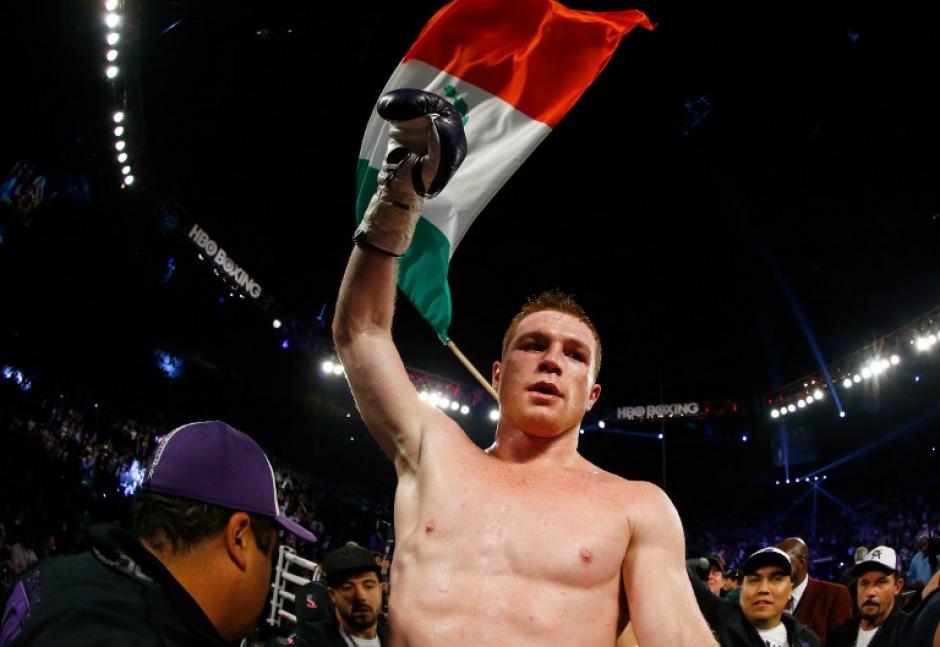 Por decisión unánime, "El Canelo" Álvarez derrota a Miguel Cotto