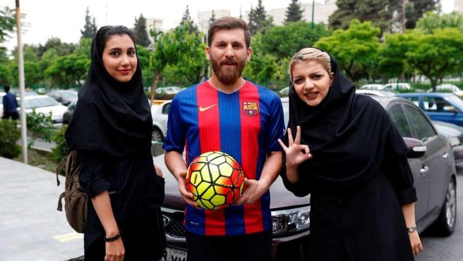 Detienen al "Messi de Irán" por el caos que provocó en una calle