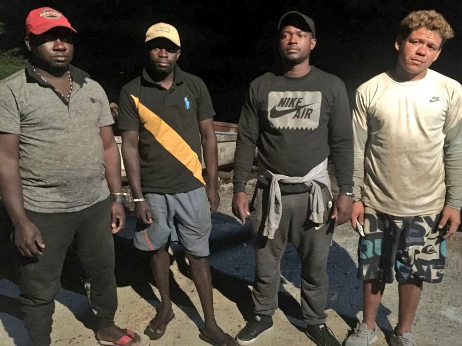 Capturan a guatemalteco que viajaba en un "narcosubmarino"