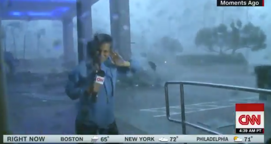 Periodista es arrastrada por huracán María, cuando transmitía en vivo