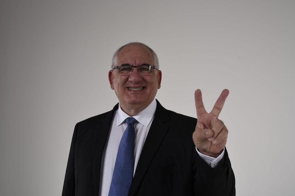 Isaac Farchi llama a votar por candidato de "la derecha"