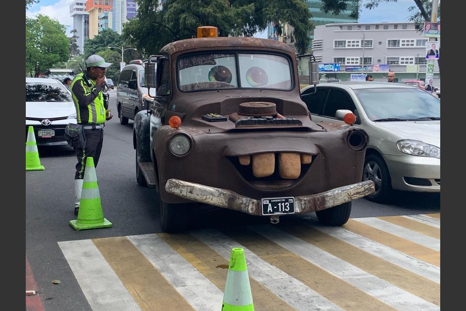 "Mate" se robó el show en un centro de votación