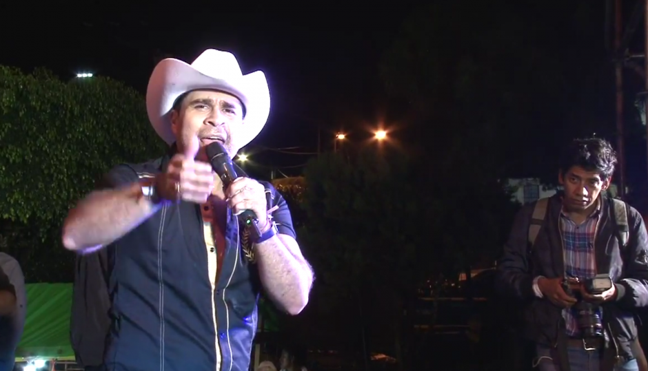 Neto Bran celebra reelección y aplaude continuidad del Aerométro