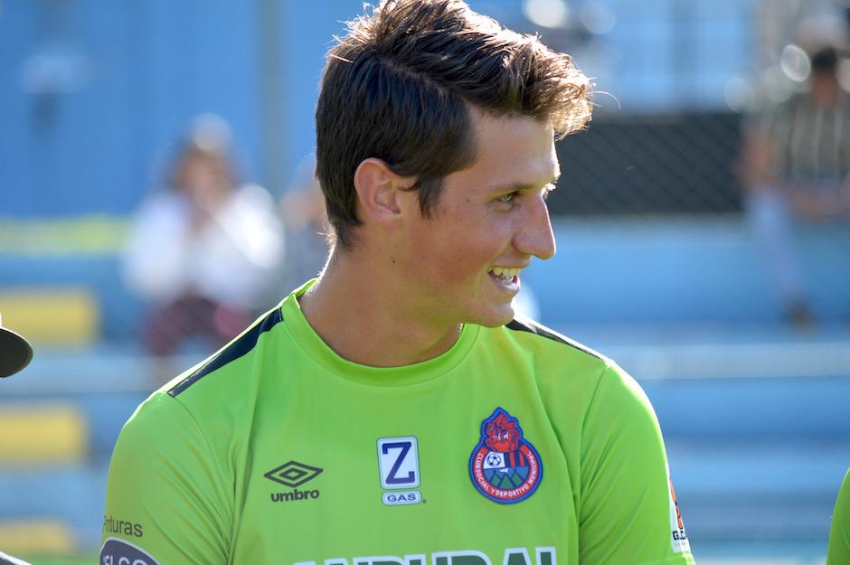 Horacio Cordero manda a la banca a Nicholas Hagen