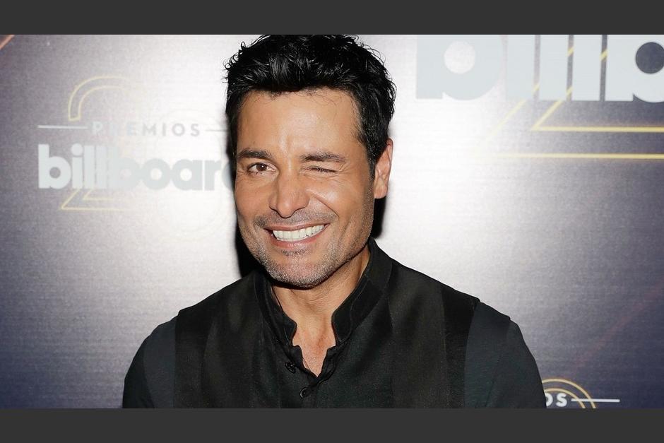 Chayanne demuestra que es perfecto hasta en la cocina