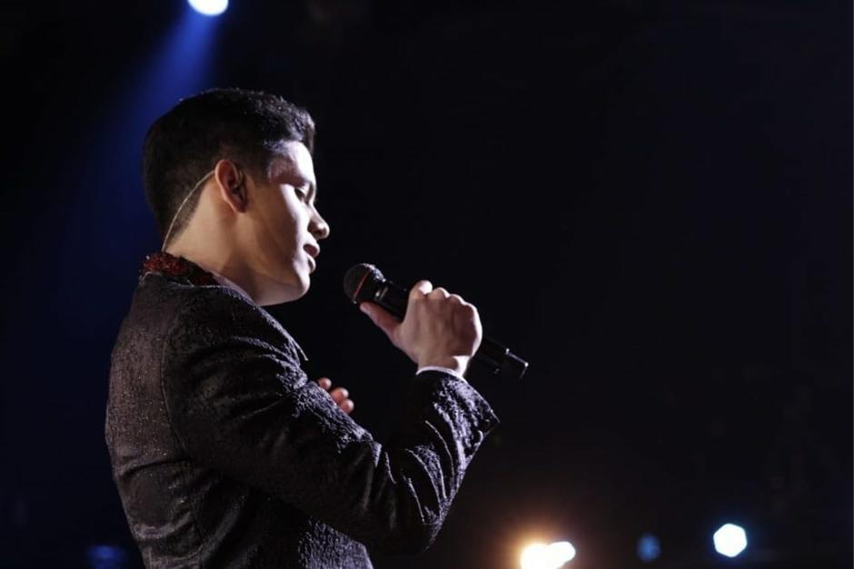 Carlos Torres, el guapo de "La Academia" que acapara las miradas | Soy502