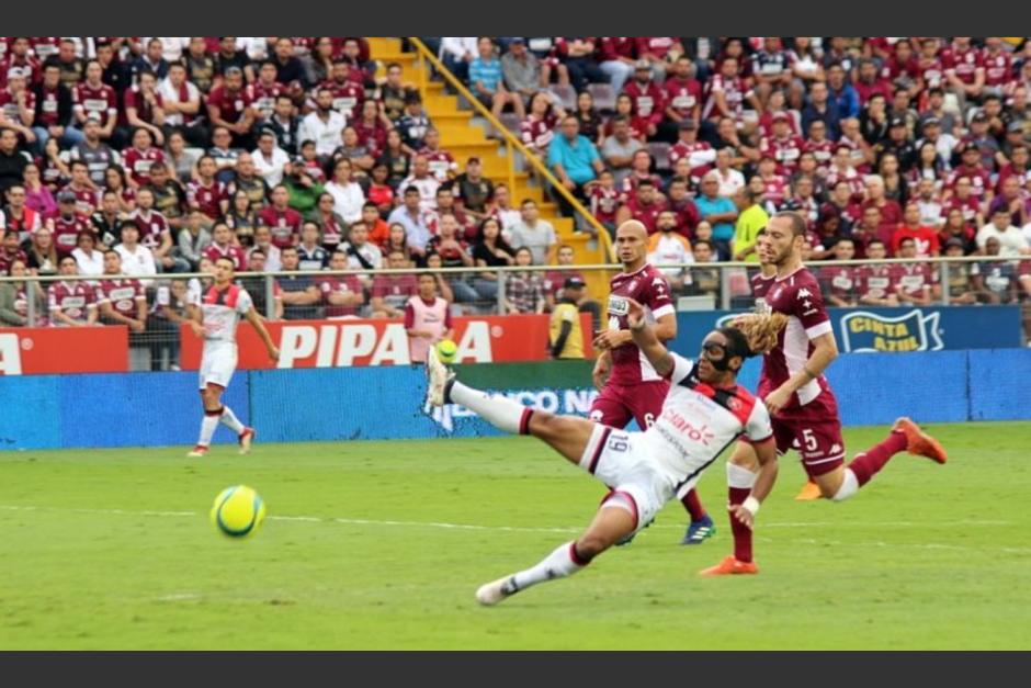 Costa Rica sanciona ley contra racismo y violencia en estadios