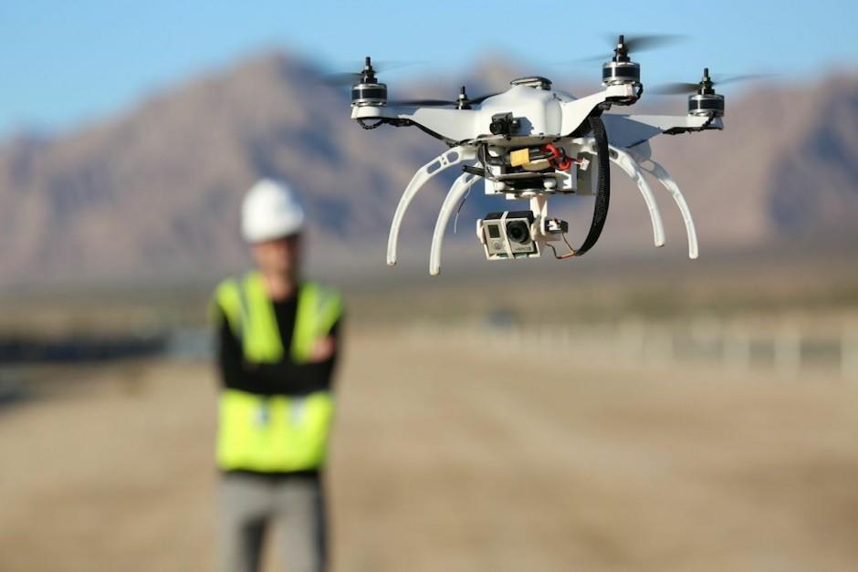 El dron con sensor térmico para buscar personas en toque de queda