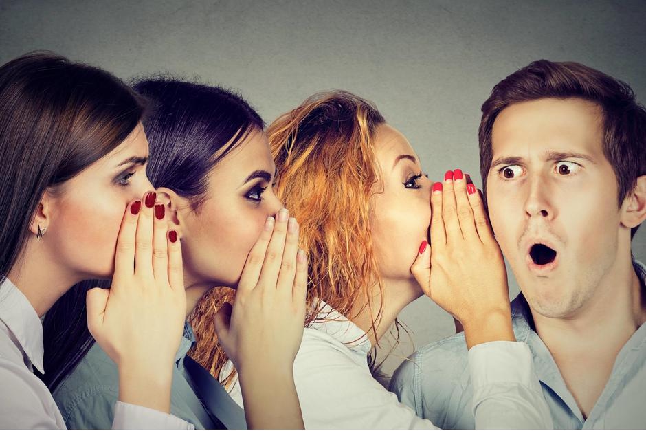 Aléjate de los rumores y evita ser complice de un delito