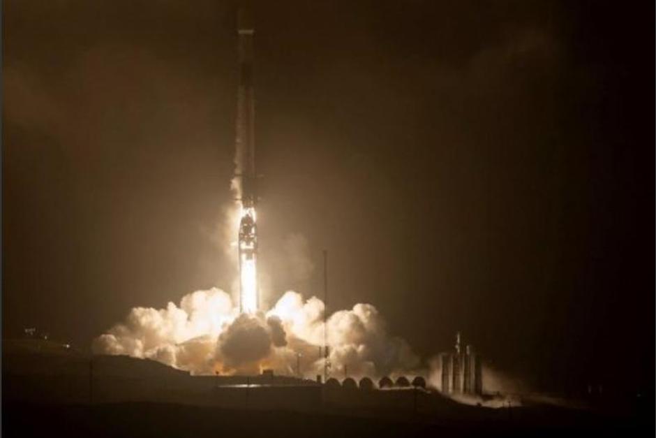 Despega primera nave espacial que intentará proteger a la Tierra