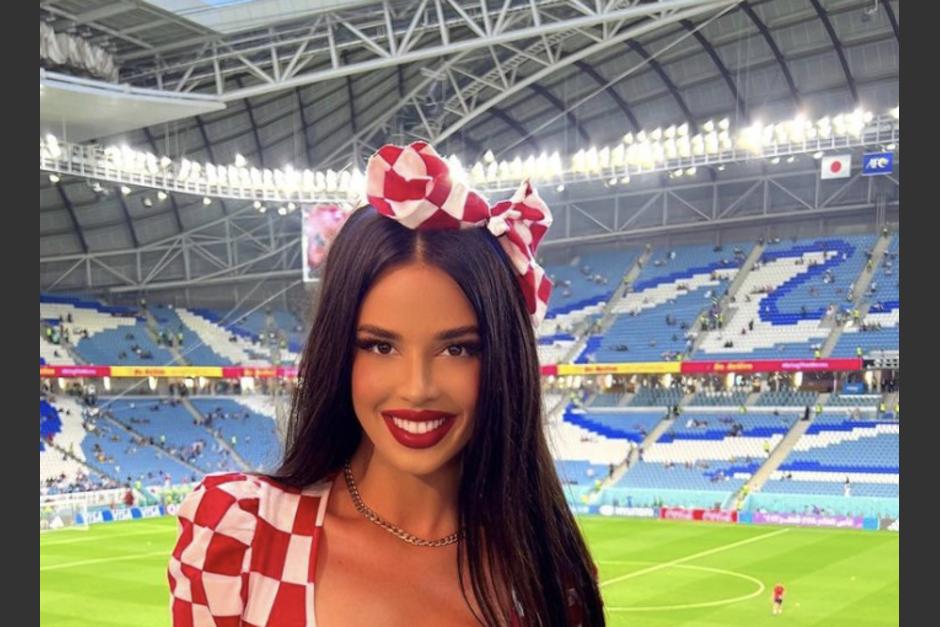 Modelo croata expulsada de estadio en Qatar rompe el silencio