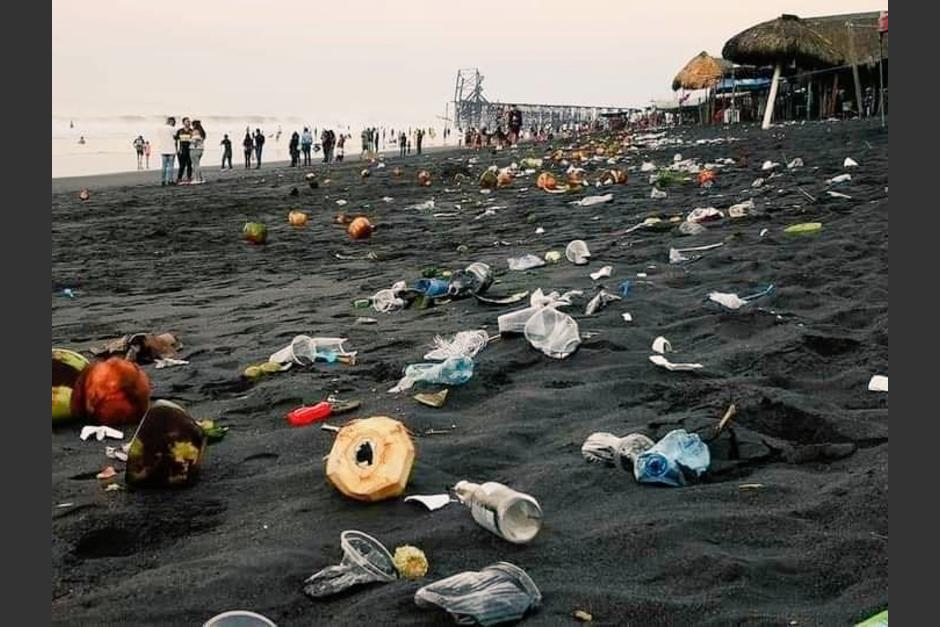 Así quedó la playa de Champerico por fiestas de Año Nuevo