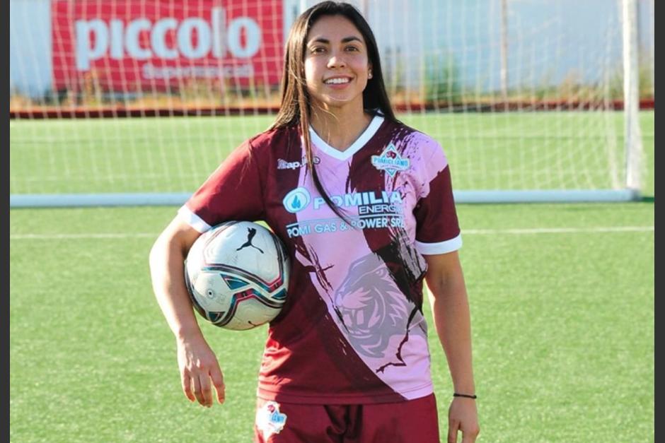 Bienvenida a Ana Lucía Martínez en el Pomigliano