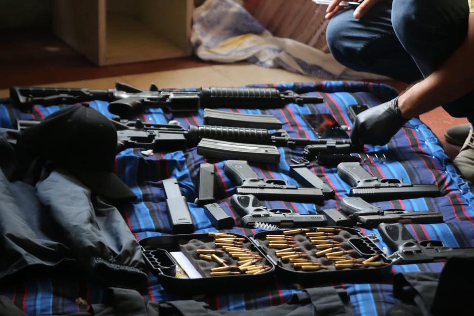 Condenan a mujer que custodiaba armamento de pandilleros