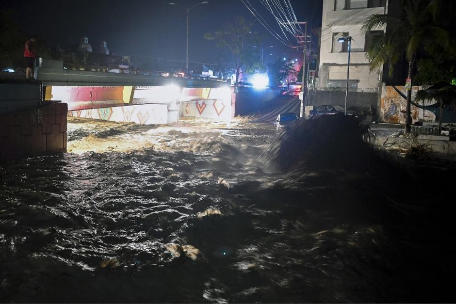Las imágenes del huracán Roslyn durante su paso por México