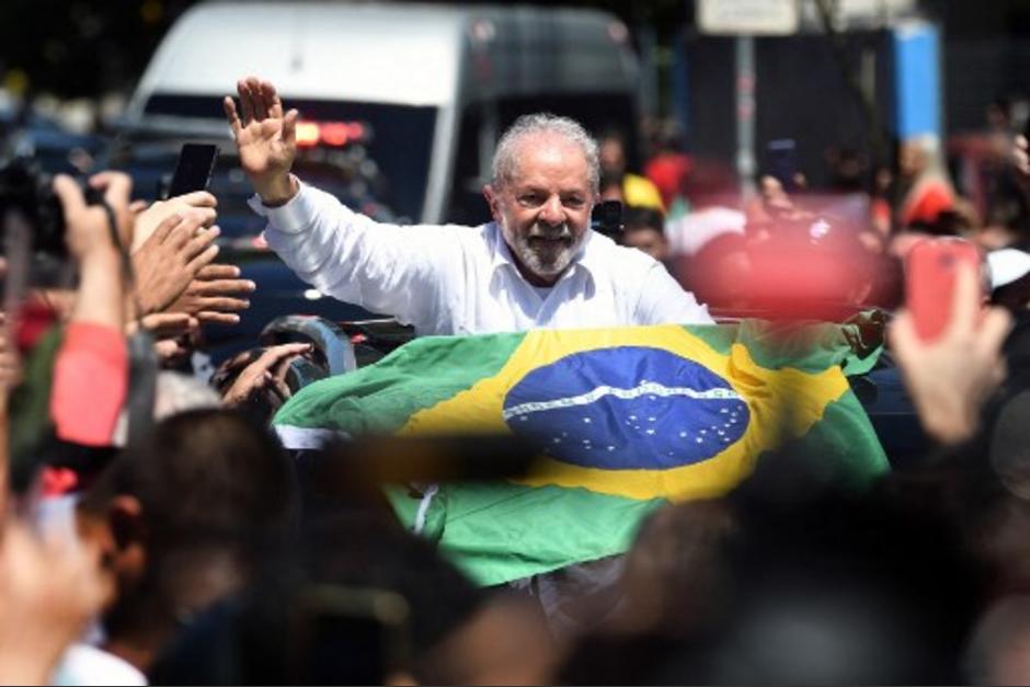 Lula da Silva es electo presidente de Brasil