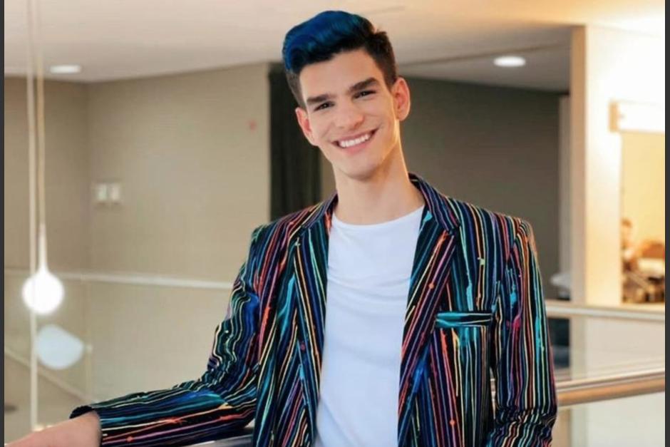 Nelson Carreras brilla en el escenario junto a Grupo Cañaveral