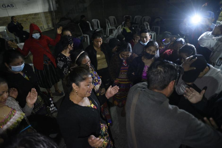 Familiares de Olga y Hellen agradecen a bomberos por labores