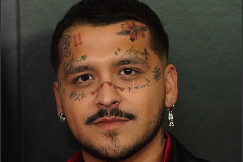 Así luce Christian Nodal tras eliminarse tatuajes del rostro Así luce Christian Nodal tras eliminarse tatuajes del rostro