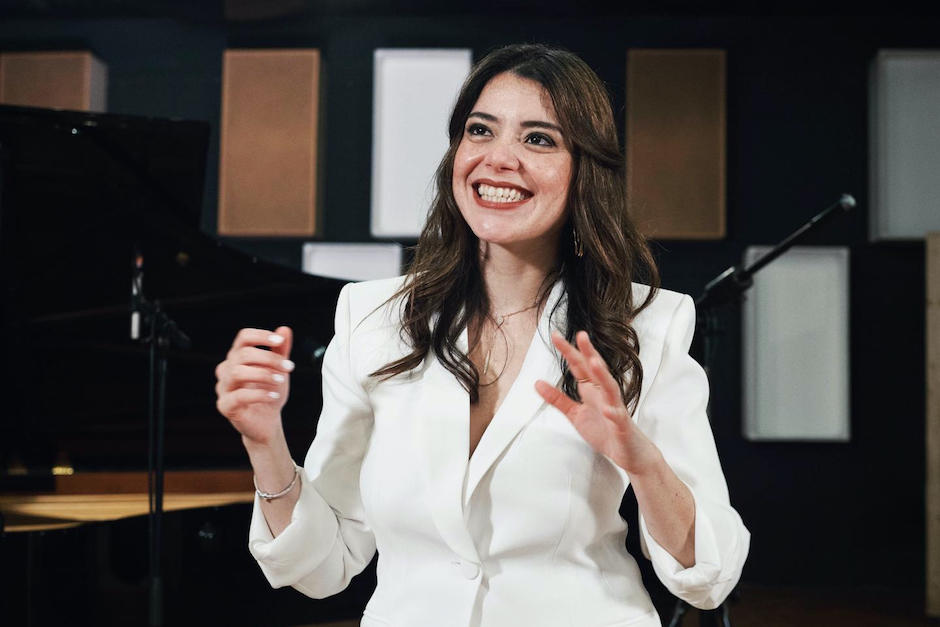 Soprano Daniela Yurrita interpretó "Luna de Xelajú" en Alemania