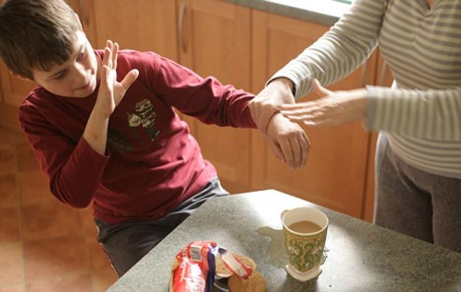 La ONU pide a Francia que prohíba los castigos corporales a los niños