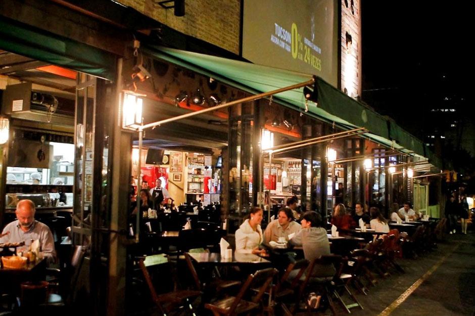 Bares en Brasil ganan US$5 mil millones gracias al Mundial