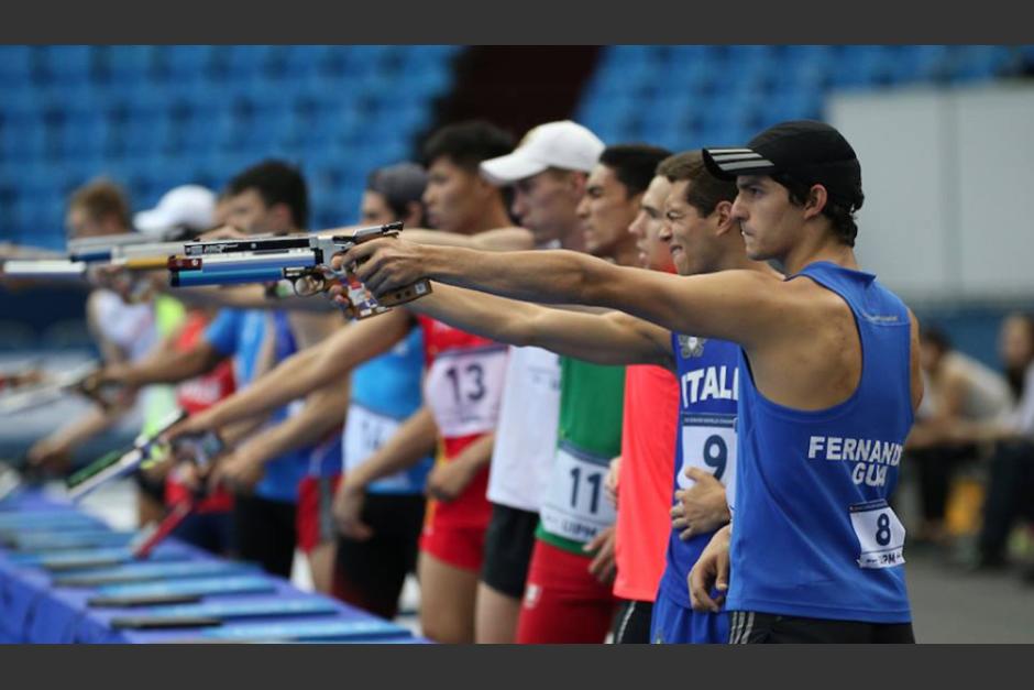 Charles Fernández compite en la final del Mundial de Pentatlón