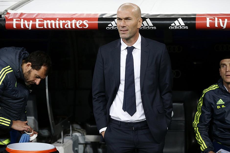 Otras miradas del debut de Zidane en el banquillo del Real Madrid
