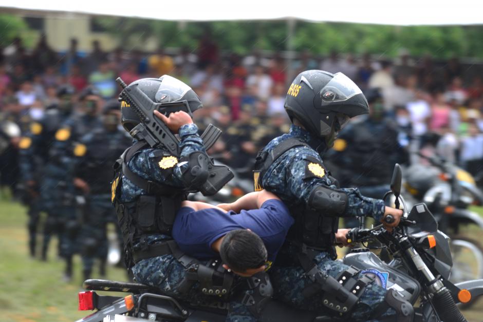 Policía gradúa a nuevos agentes especiales LOBOS