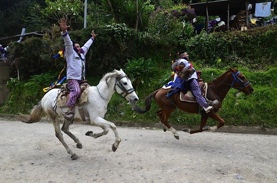 El verdadero significado del Juego de Gallos en Todos Santos