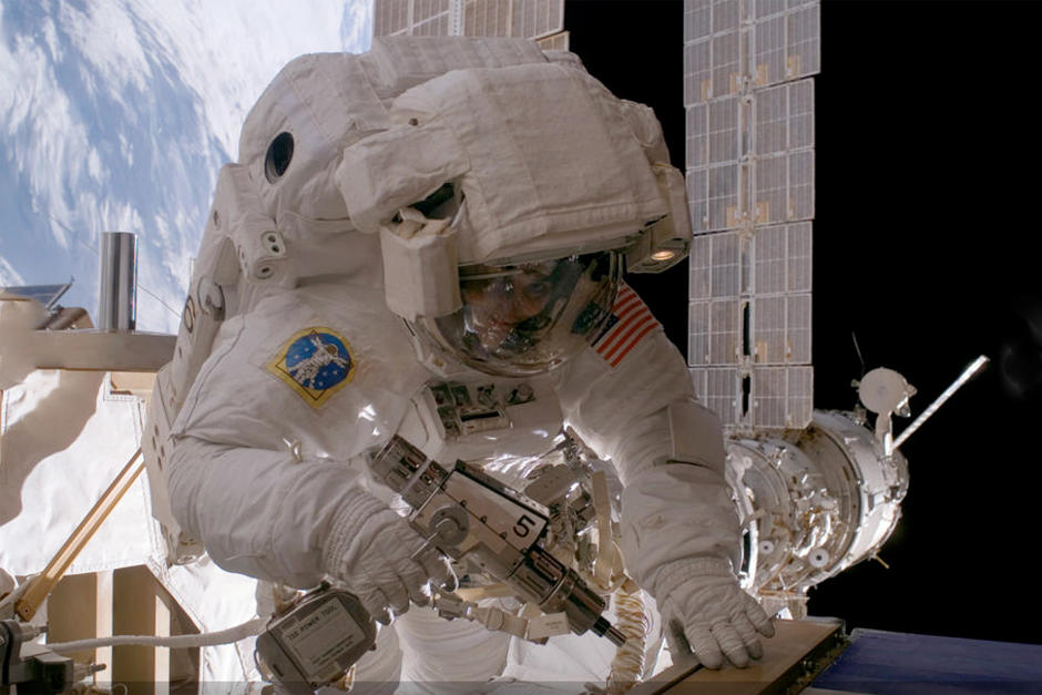 La vida en el Espacio: “Gravity" vs. la realidad