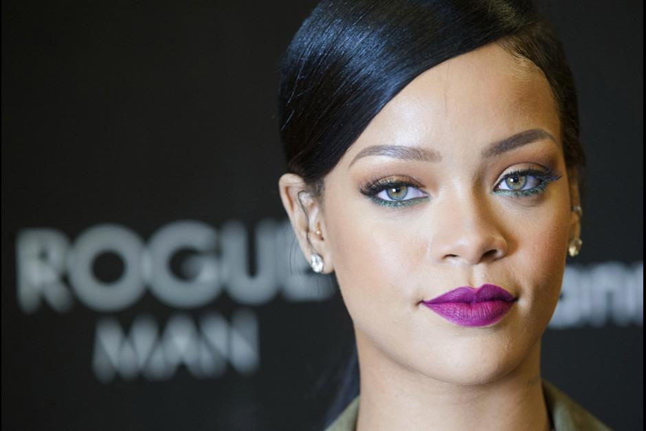 Rihanna sorprende con su nuevo look al estilo Bob Marley