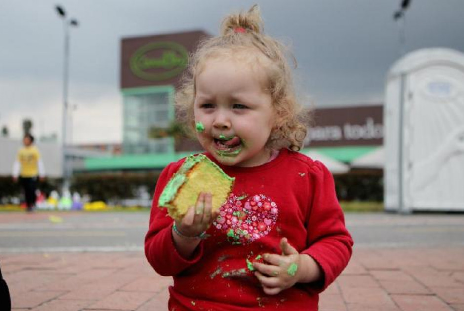 Colombia bate récord Guinness con el pastel más largo del mundo