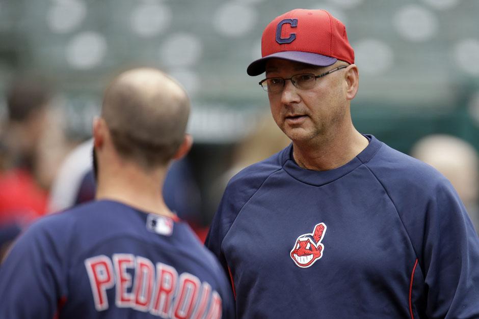 Francona y Hurdle, elegidos como los manejadores del año en la MLB