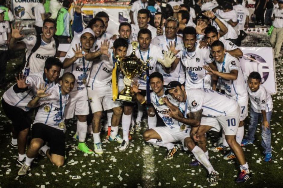 Comunicaciones lanza a la venta una camiseta conmemorativa