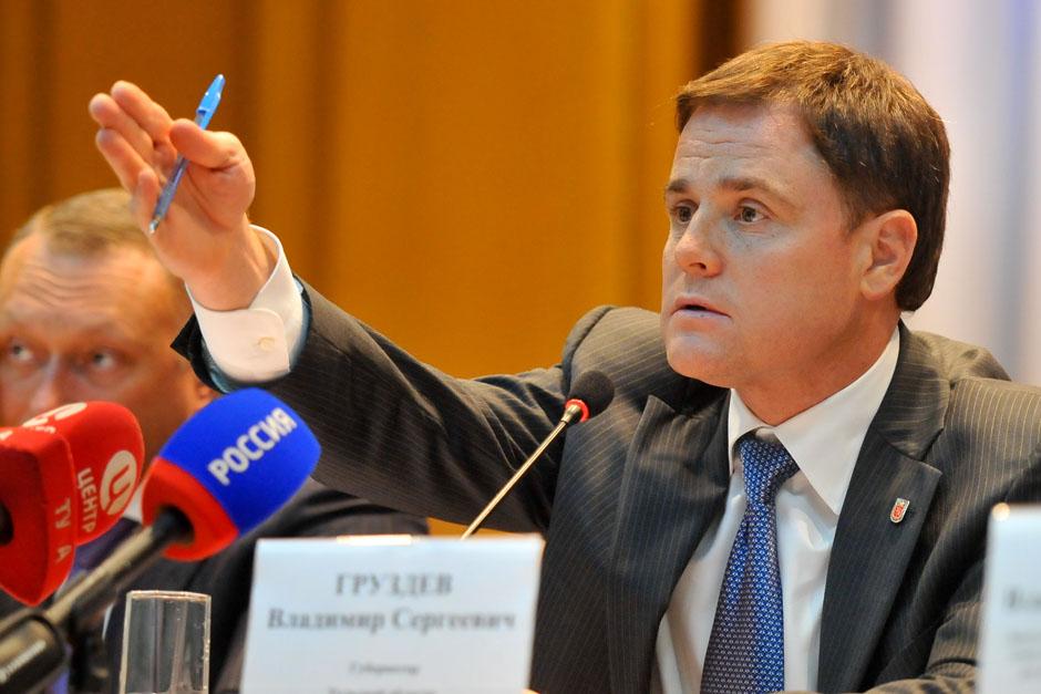 Escándalo de tesis plagiadas salpica al gobierno ruso