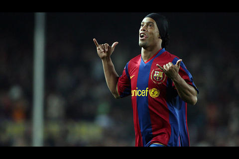 Ronaldinho cumple uno de sus sueños en la NBA | Soy502